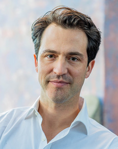 Theo’s Headshots – Theo Devaney